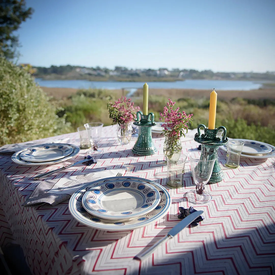 Prato Rio: prato em faiança feito à mão em Portugal – Vida Dura